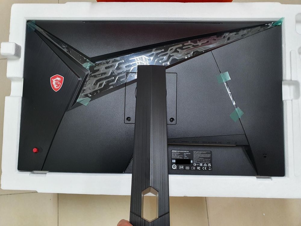 4K HDR400的Optix MAG281URV螢幕簡易開箱分享 - j123john的創作 - 巴哈姆特