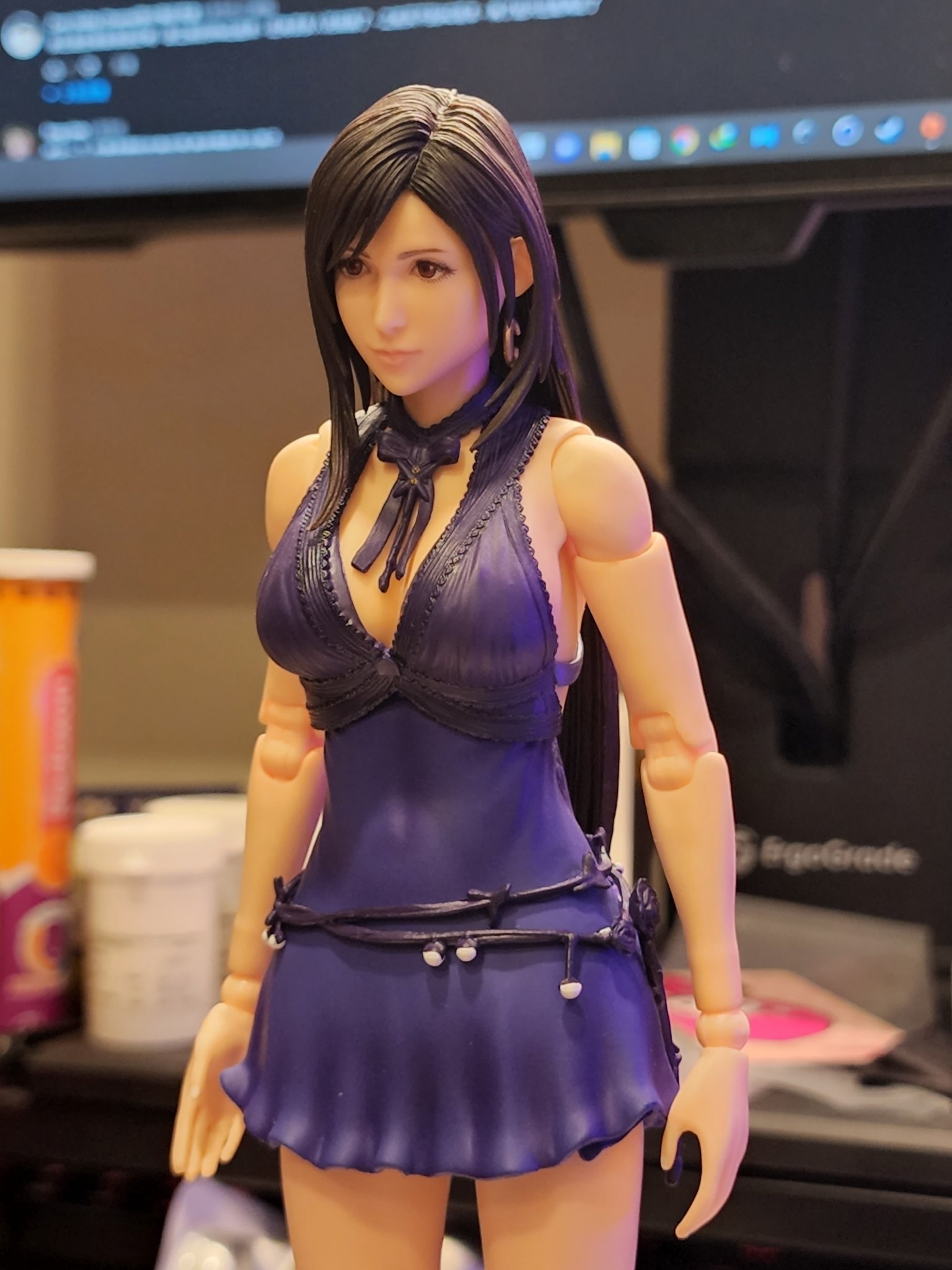 【心得】SE PLAY ARTS改 FF7 重製版 禮服蒂法臉沒崩！？ @綜合公仔玩具討論區 哈啦板 - 巴哈姆特