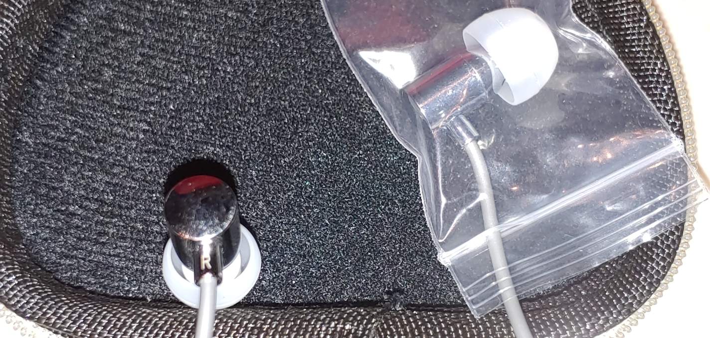 【心得】Faaeal臻聲 poppy虞美人 簡易開箱 @影音視聽討論區 哈啦板 - 巴哈姆特