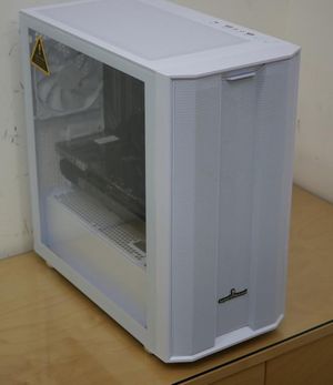 【心得】「冥影衝鋒」SW300 M _ SuperChannel 視博通 機殼開箱 @電腦應用綜合討論 哈啦板 - 巴哈姆特