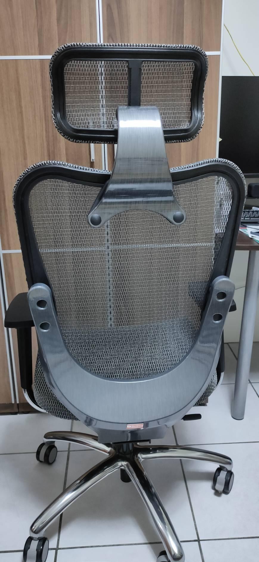 【心得】崴美 Mesh 3 Chair 華爾滋人體工學網椅尊爵版 - 冰礦銀 開箱 @電腦應用綜合討論 哈啦板 - 巴哈姆特