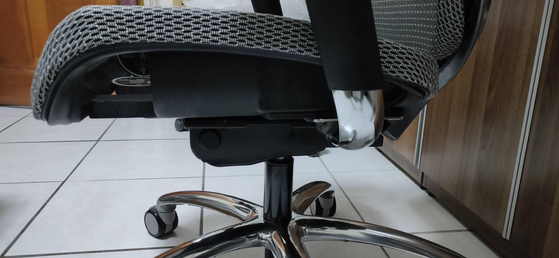 【心得】崴美 Mesh 3 Chair 華爾滋人體工學網椅尊爵版 - 冰礦銀 開箱 @電腦應用綜合討論 哈啦板 - 巴哈姆特