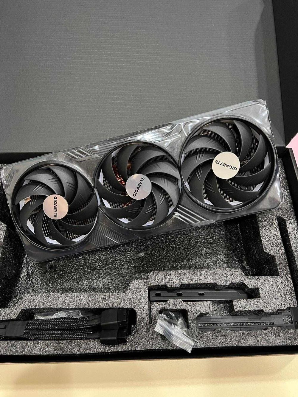 【心得】Gigabyte GeForce RTX 4090 GAMING OC 24G 簡易開箱 ( 更新 FSP_GOLD_ATX 3.0 ...