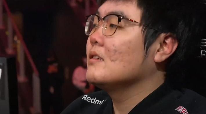 【討論】369在第四局完結後，369一臉難過的看著T1的方向 @英雄聯盟 League of Legends 哈啦板 - 巴哈姆特