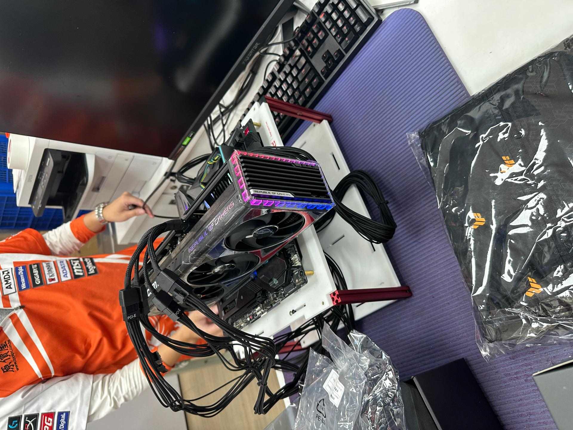 【心得】ROG STRIX GAMING RTX 4090首發及拆解(圖多) @電腦應用綜合討論 哈啦板 - 巴哈姆特