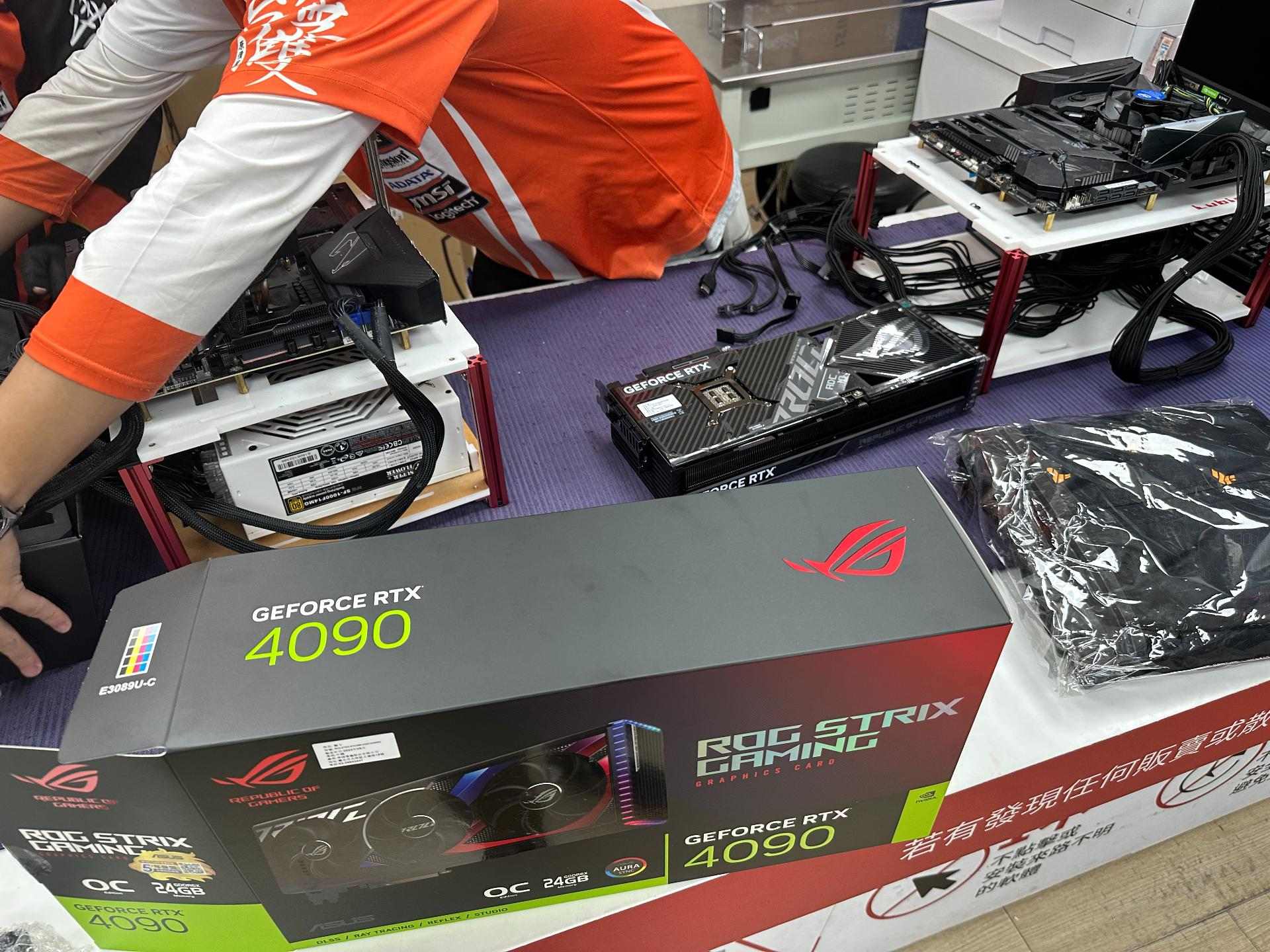 【心得】ROG STRIX GAMING RTX 4090首發及拆解(圖多) @電腦應用綜合討論 哈啦板 - 巴哈姆特