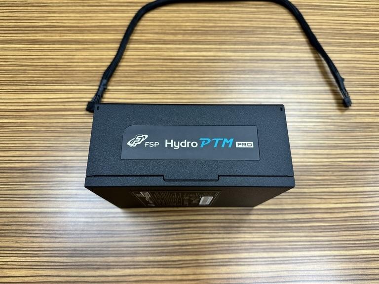【心得】全漢 HPT2-1000M,GEN5 裸卡 4090FE 簡單開箱 @電腦應用綜合討論 哈啦板 - 巴哈姆特