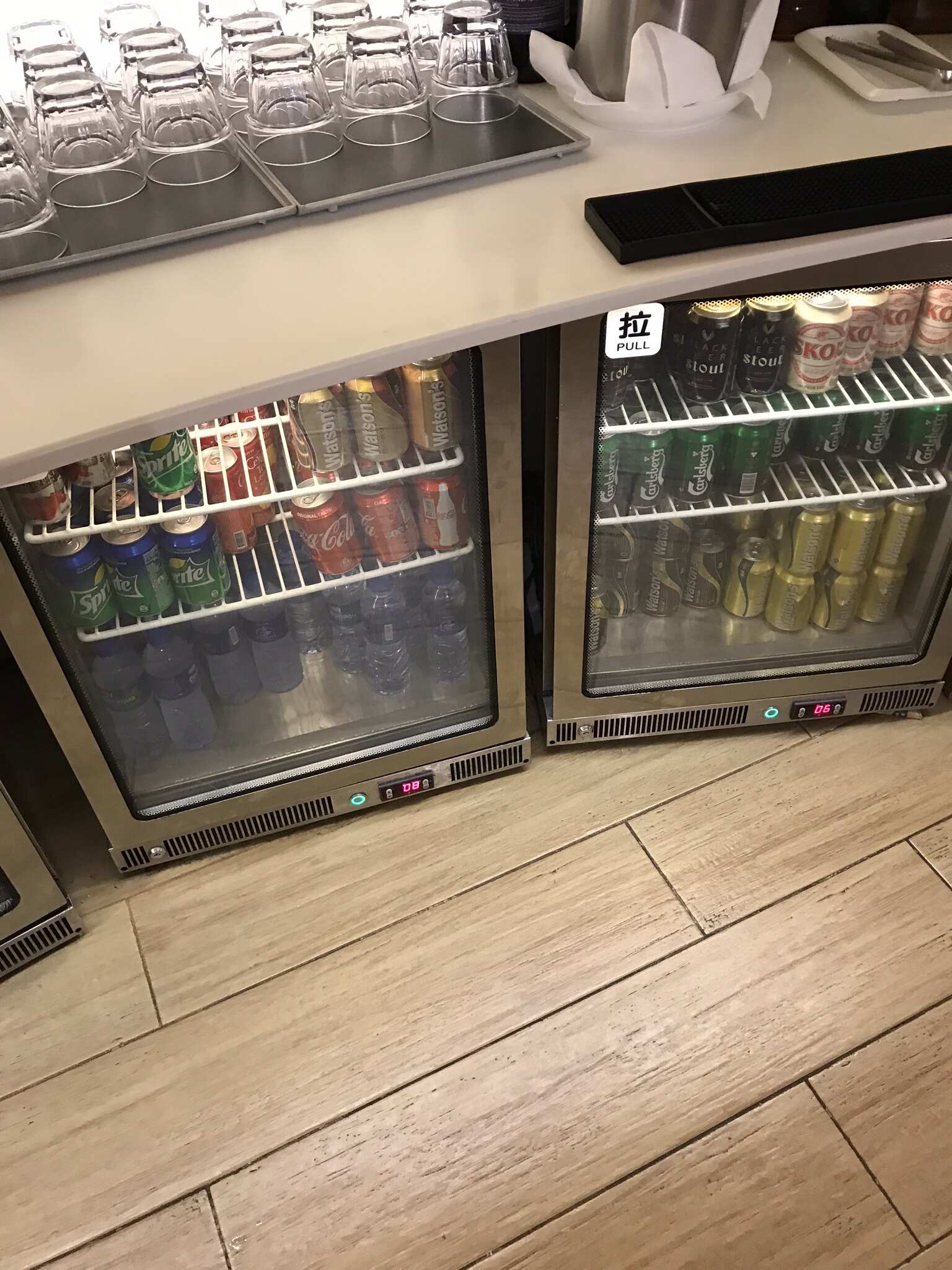 中華航空 CI642 香港>台灣桃園 商務艙體驗 - szeto903的創作 - 巴哈姆特