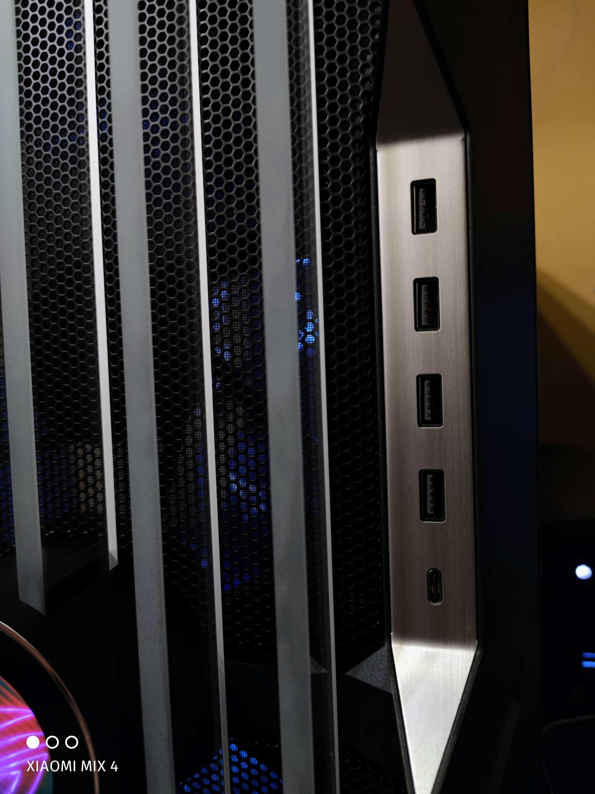【心得】打造高階電腦的摸索之路 - HAF700EVO x Waterforce4090 @電腦應用綜合討論 哈啦板 - 巴哈姆特