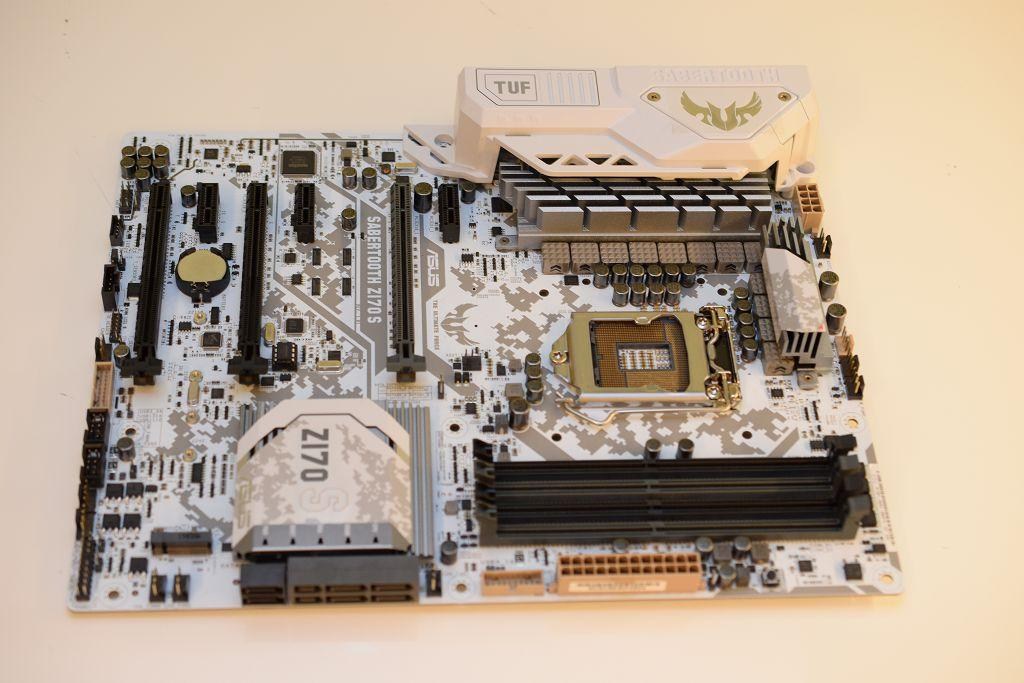 【心得】白色控高階之選 Rog Maximus Z790 Apex 開箱 電腦應用綜合討論 哈啦板 巴哈姆特