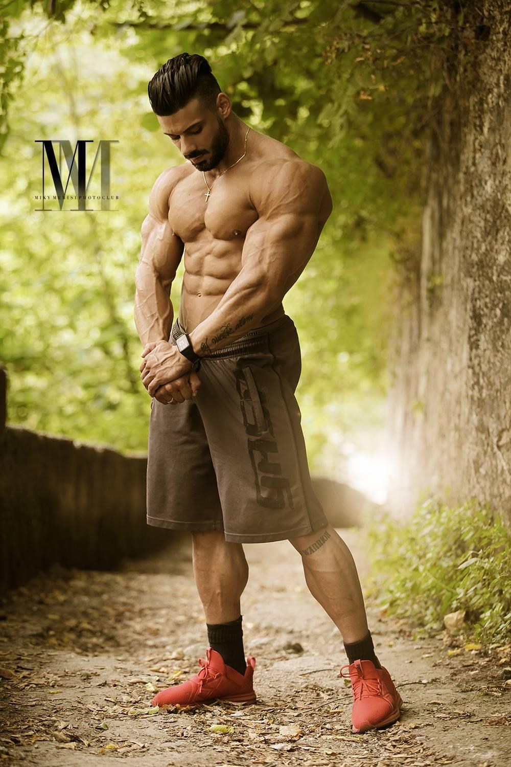 【情報】SIMONE BESTAGNO @狂劍神訣 哈啦板 - 巴哈姆特