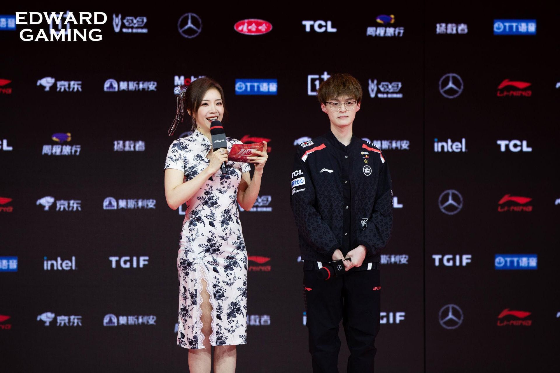 【情報】全新EDG衝上第一...擊敗強權JDG取四連勝、FoFo完美KDA竟連六場沒死過 @英雄聯盟 League of Legends 哈啦板 - 巴哈姆特