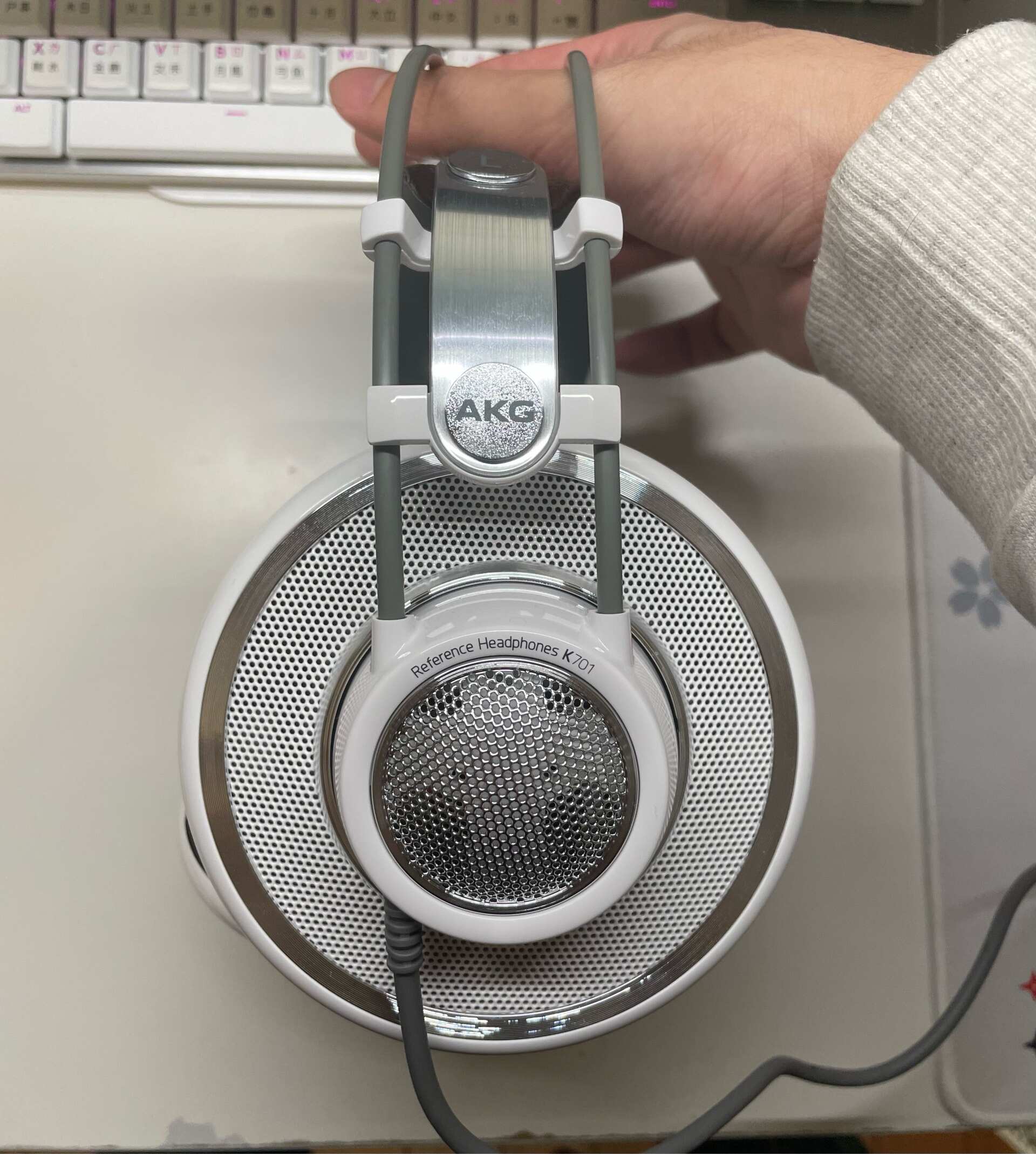 【出售】AKG K701 耳罩式耳機 白色 @ACG二手交易板 哈啦板 - 巴哈姆特