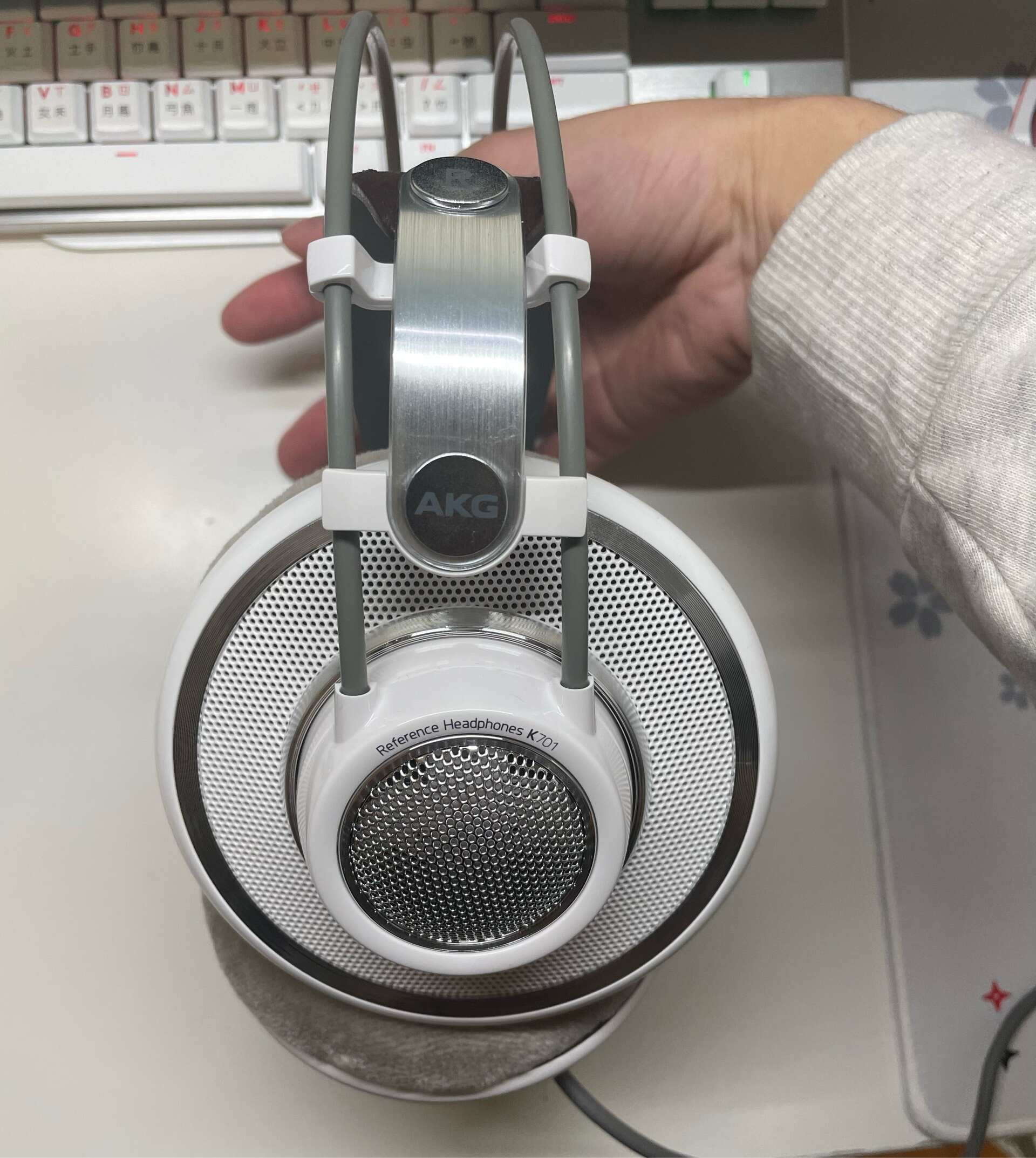 【出售】AKG K701 耳罩式耳機 白色 @ACG二手交易板 哈啦板 - 巴哈姆特