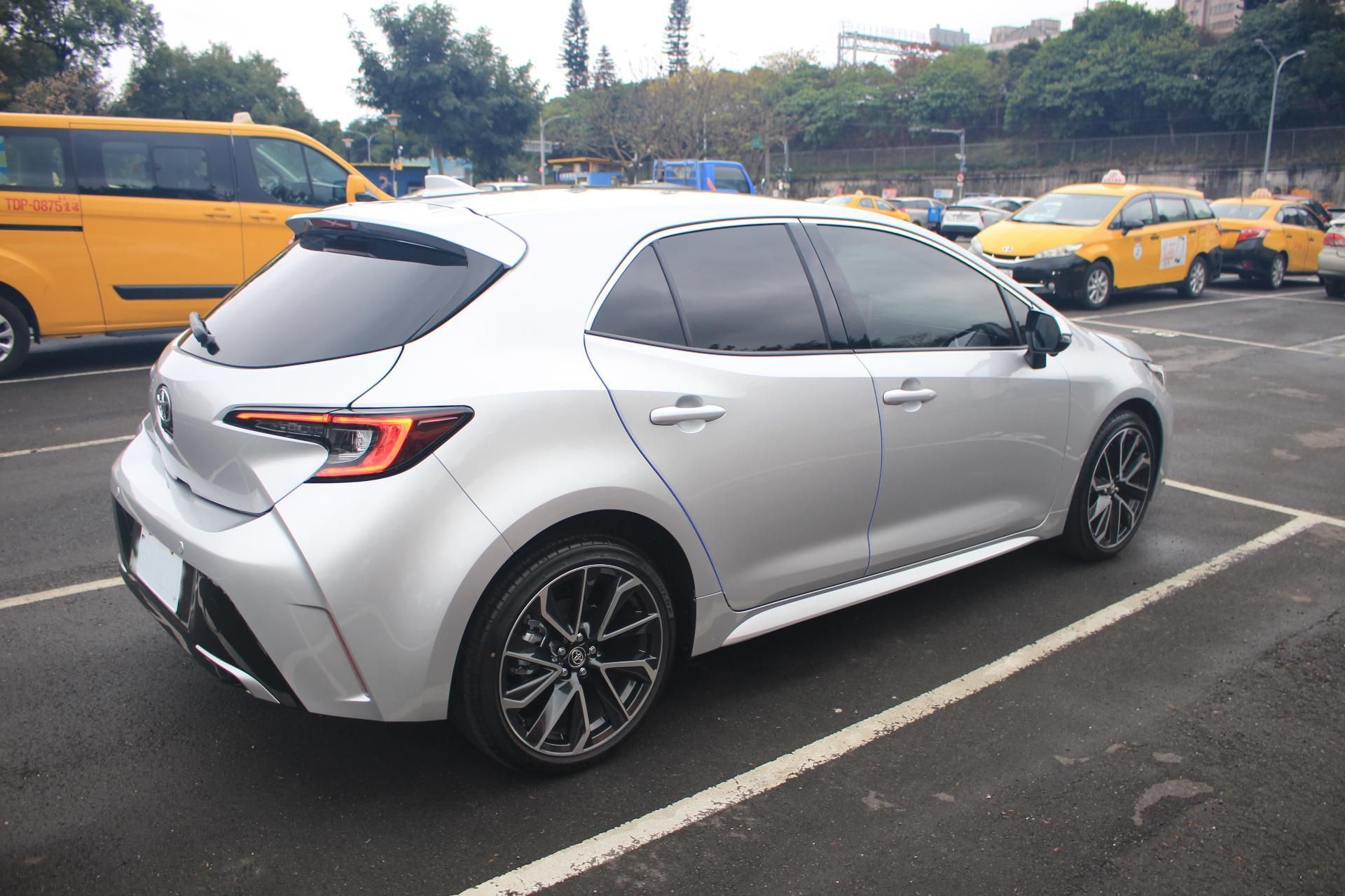 【心得】才不是Yaris 勒!:TOYOTA Corolla Sport 2023 小開箱小體驗 @汽機車討論 哈啦板 - 巴哈姆特