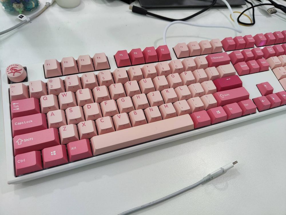 【心得】AI開箱文-Ducky One 3 蛛絲粉 Gossamer Pink 兔年 2023 新春特別版開箱體驗：粉色戀人的最愛 @電腦應用綜合討論 哈啦板 - 巴哈姆特