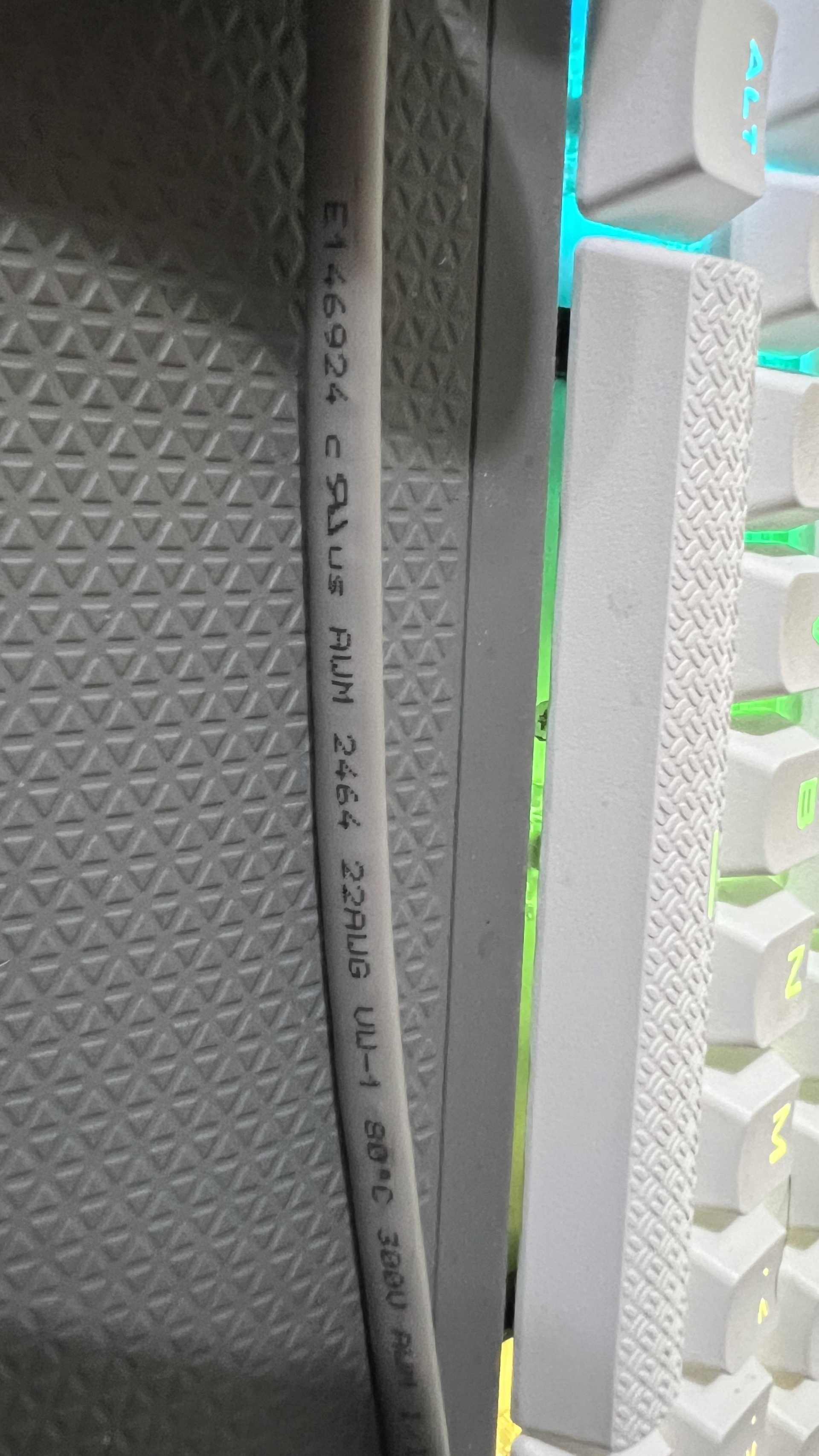 【問題】想問一下線材e146924 @電腦應用綜合討論 哈啦板 - 巴哈姆特