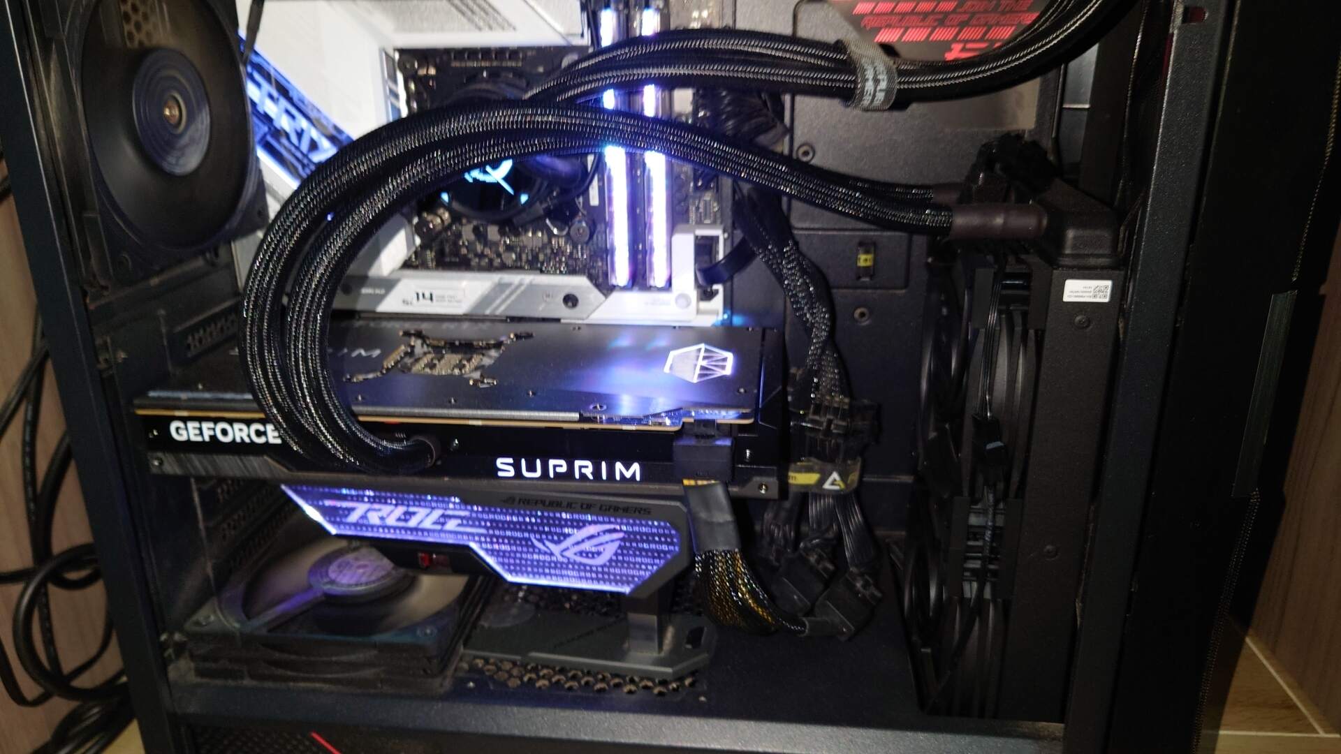 RE:【心得】MSI RTX 4090 SUPRIM LIQUID X + Ai1300P開箱【3/20更新穩定度&溫度測試】 @電腦應用綜合討論 哈啦板 - 巴哈姆特