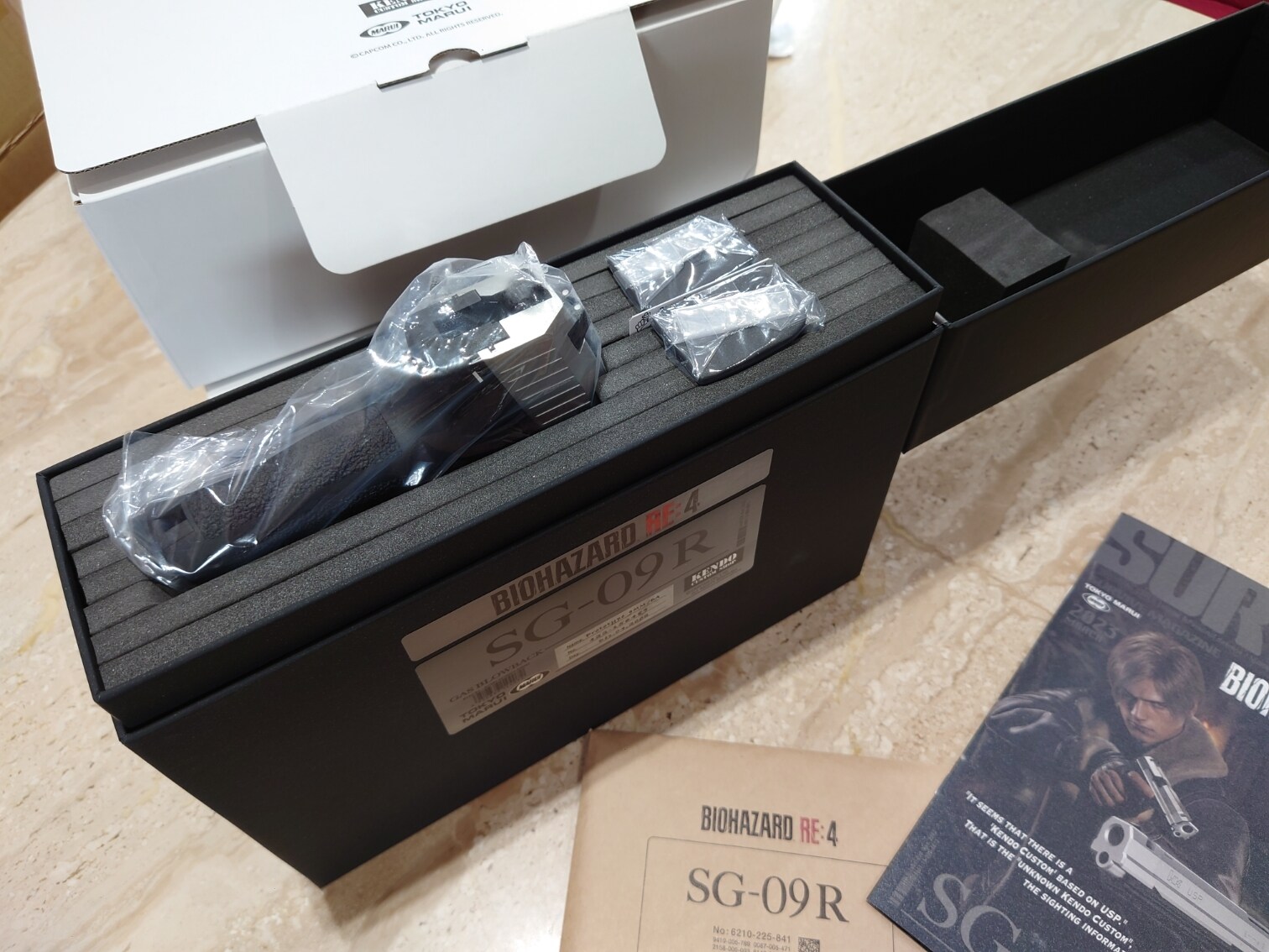 【其他】RE:4 Leon用SG-09R開箱 @惡靈古堡 哈啦板 - 巴哈姆特