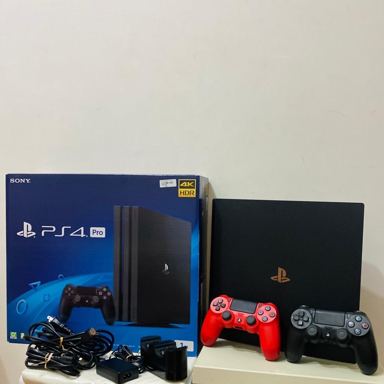 【出售】Ps4 Pro 主機 1T 7218B @ACG二手交易板 哈啦板 - 巴哈姆特