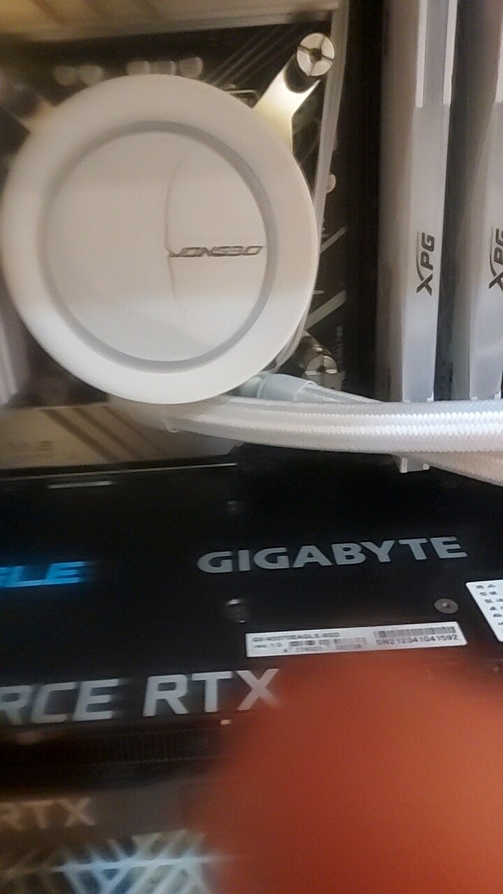 【其他】第一次遇到水冷頭裂掉 tg360 @電腦應用綜合討論 哈啦板 - 巴哈姆特