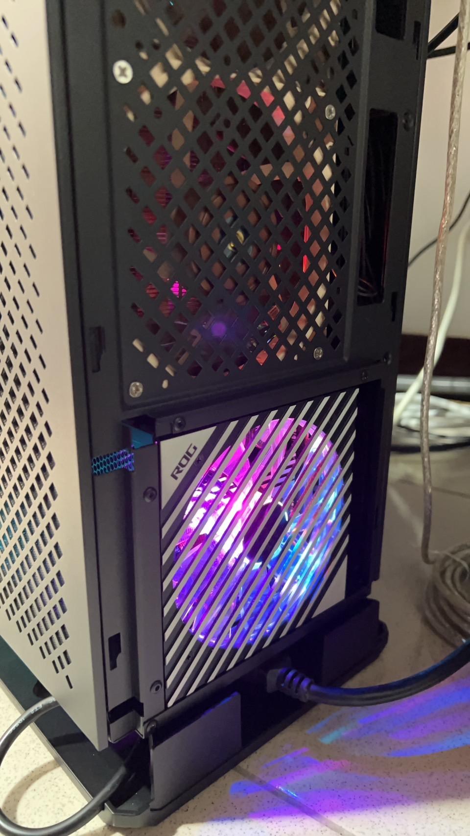 【心得】銀欣SilverStone ALTA G1M 垂直風道MATX機殼 @電腦應用綜合討論 哈啦板 - 巴哈姆特