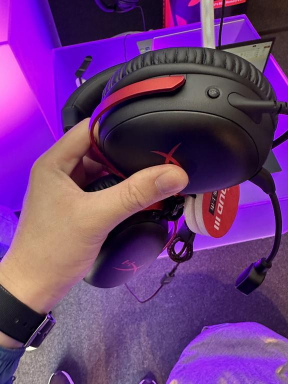 【情報】HyperX 發表 Cloud III (本週快閃店特輯) @電腦應用綜合討論 哈啦板 - 巴哈姆特