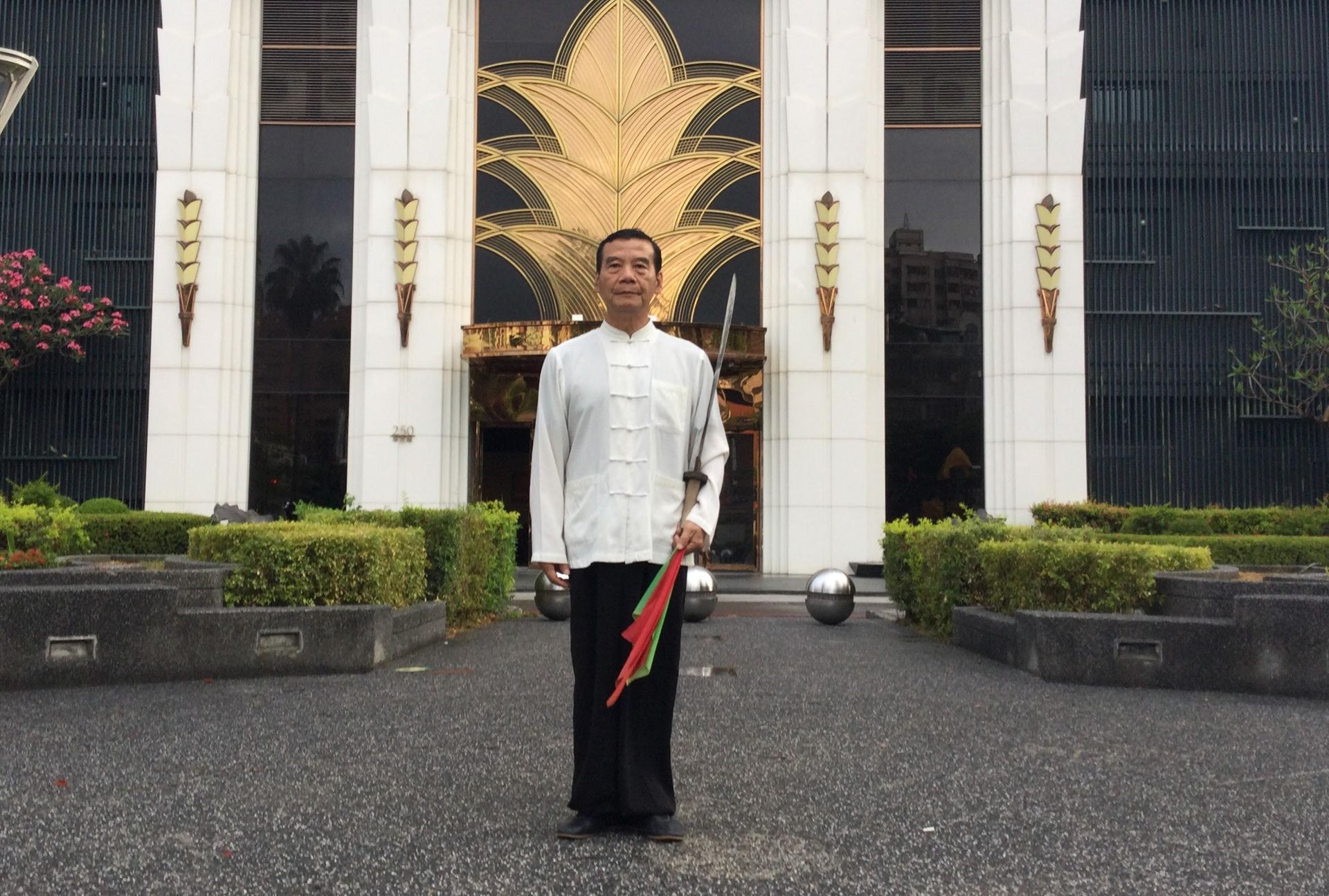 [達人專欄] 夜行刀～1預備式2交刀勢 - lkkchl2022的創作 - 巴哈姆特