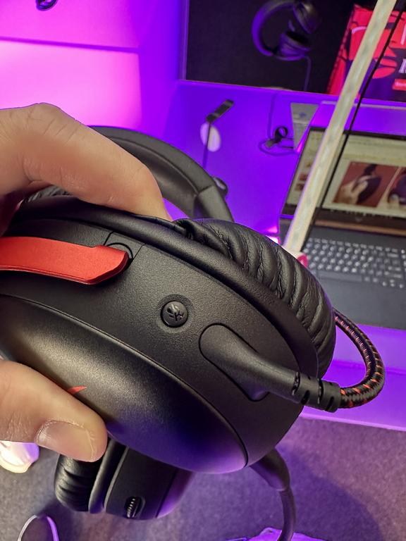 【情報】HyperX 發表 Cloud III (本週快閃店特輯) @電腦應用綜合討論 哈啦板 - 巴哈姆特