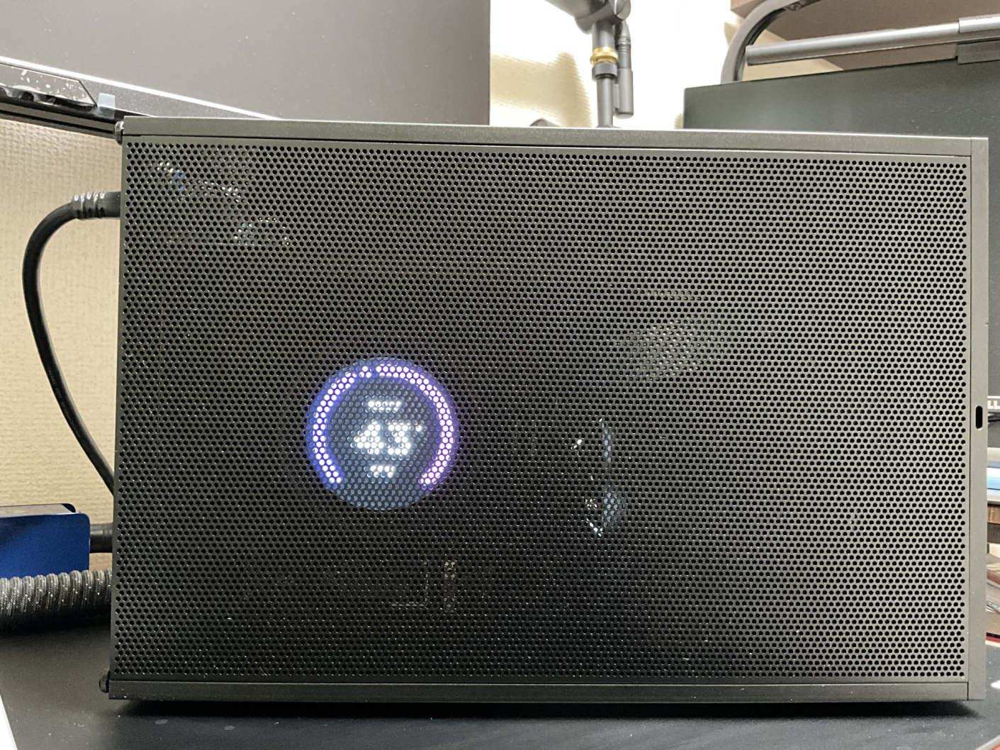 【心得】【心得】FormD T1 v2 把i9-13900K跟Nvidia 4090 FE塞進10升不到的機殼內 @電腦應用綜合討論 哈啦板 ...