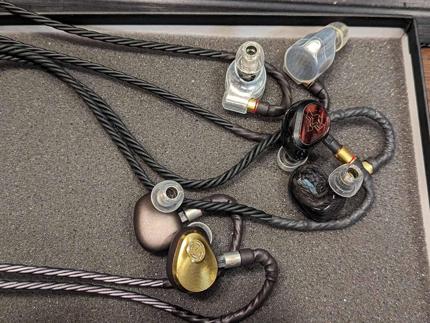 【情報】Brise Audio SHIROGANE 白銀 8wire 微開箱暨 三種 8wire Ultimate 耳機升級線外觀比較 @影音 ...
