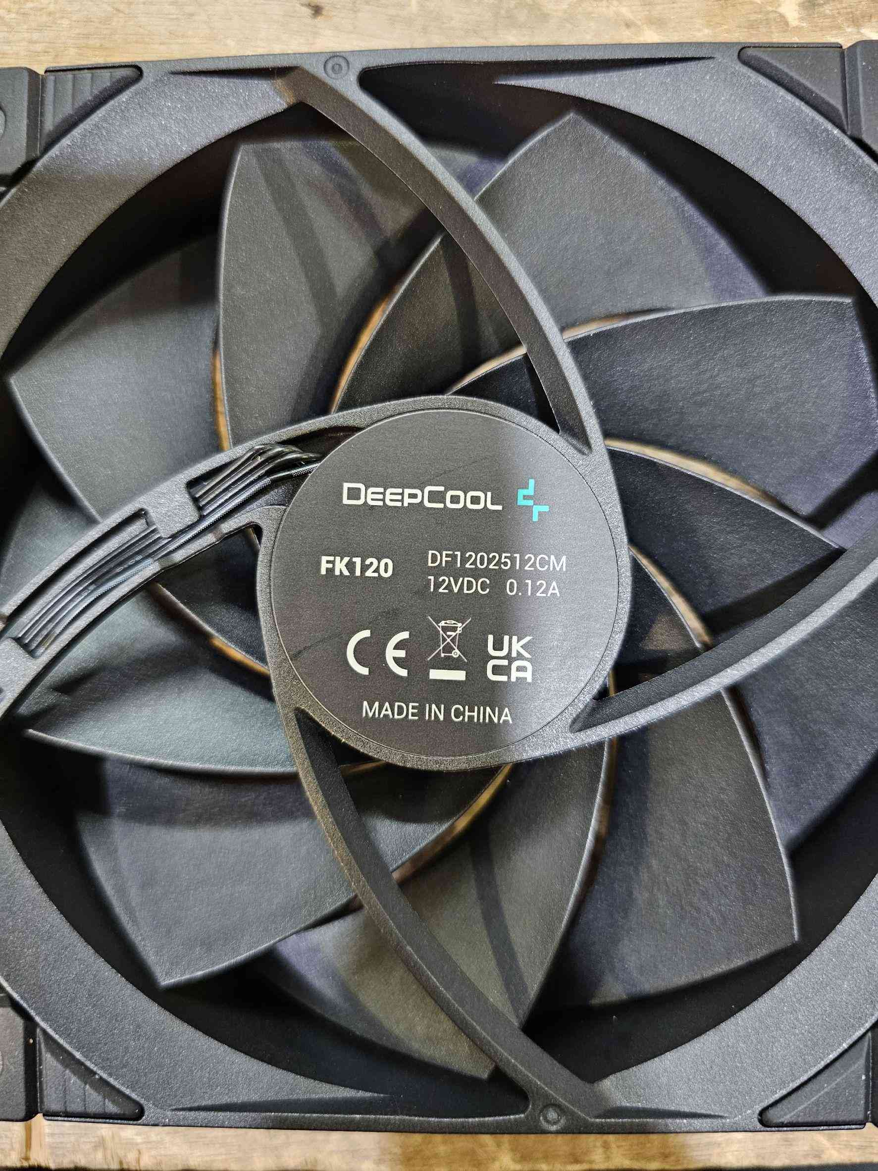 【心得】有螢幕的塔散 九州風神 AK620 DIGITAL 簡易開箱 @電腦應用綜合討論 哈啦板 - 巴哈姆特