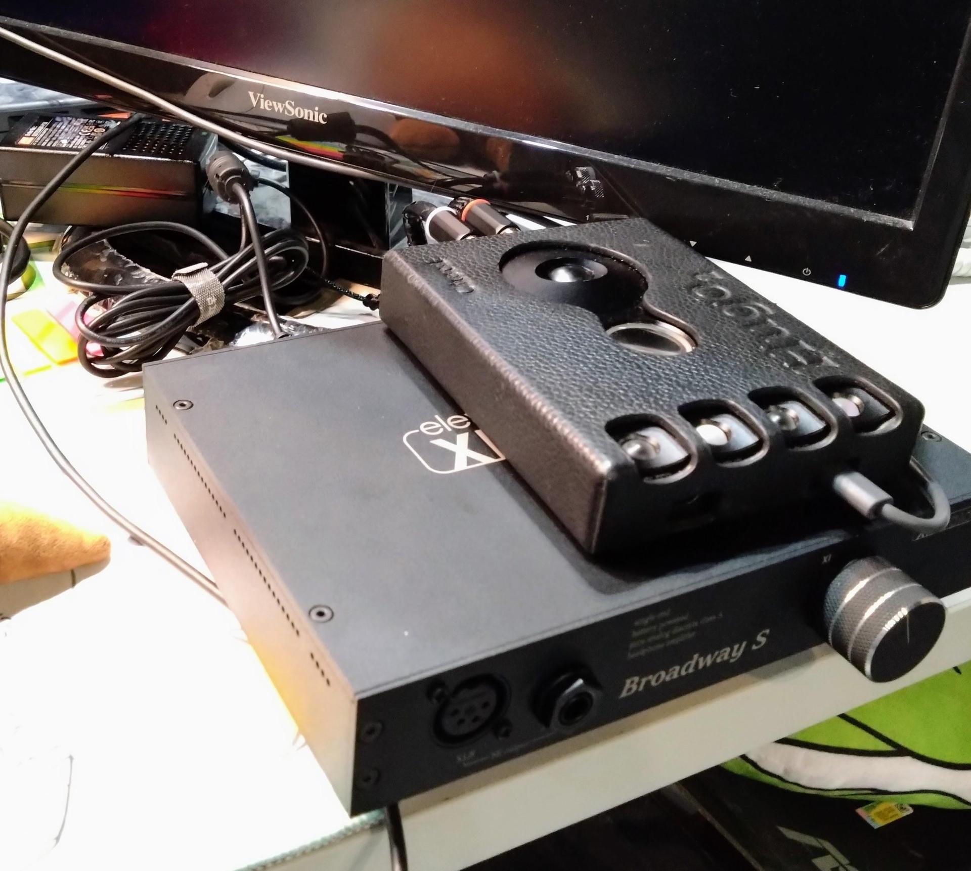 【心得】大烏隨身退燒套組-HUGO2+XI Audio Broadway S @影音視聽討論區 哈啦板 - 巴哈姆特