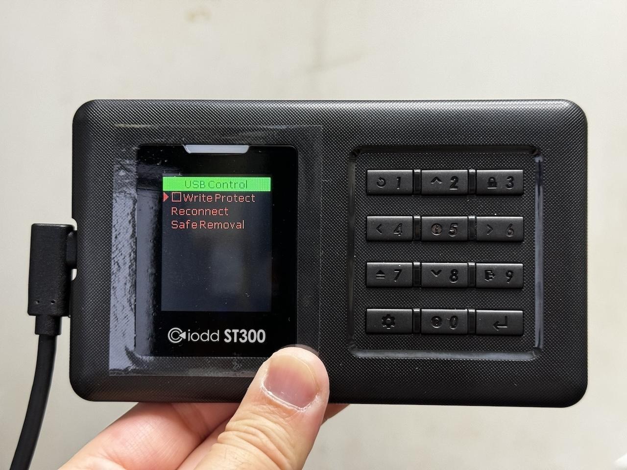 【心得】工具人之工具箱，iodd ST300 外置硬碟盒（帶ISO/VHD模擬器） @電腦應用綜合討論 哈啦板 - 巴哈姆特