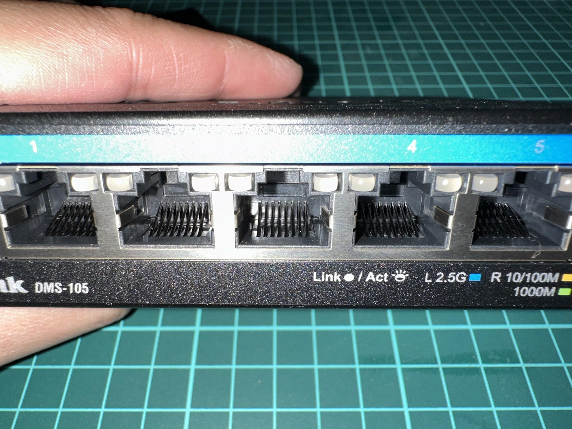 【心得】D-LINK DMS-105 簡單開箱 @電腦應用綜合討論 哈啦板 - 巴哈姆特