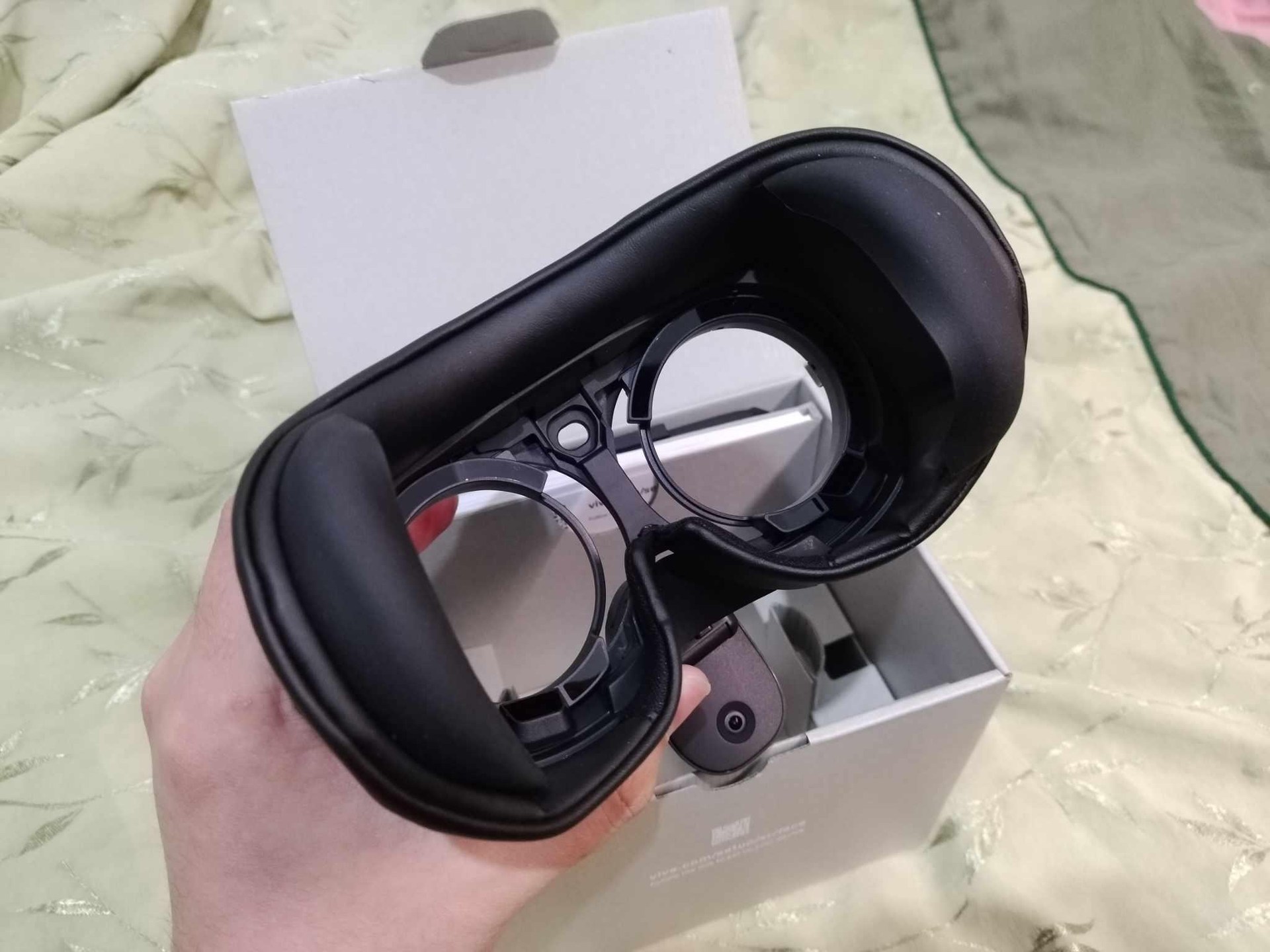 【心得】VIVE Face Tracker 全臉追蹤器的體驗心得 @VR 虛擬實境綜合討論 哈啦板 - 巴哈姆特