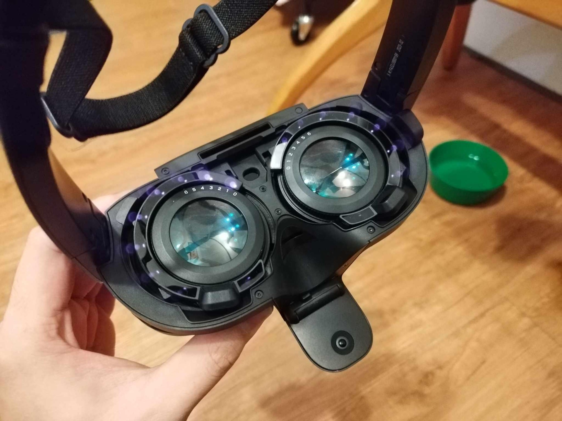 【心得】VIVE Face Tracker 全臉追蹤器的體驗心得 @VR 虛擬實境綜合討論 哈啦板 - 巴哈姆特