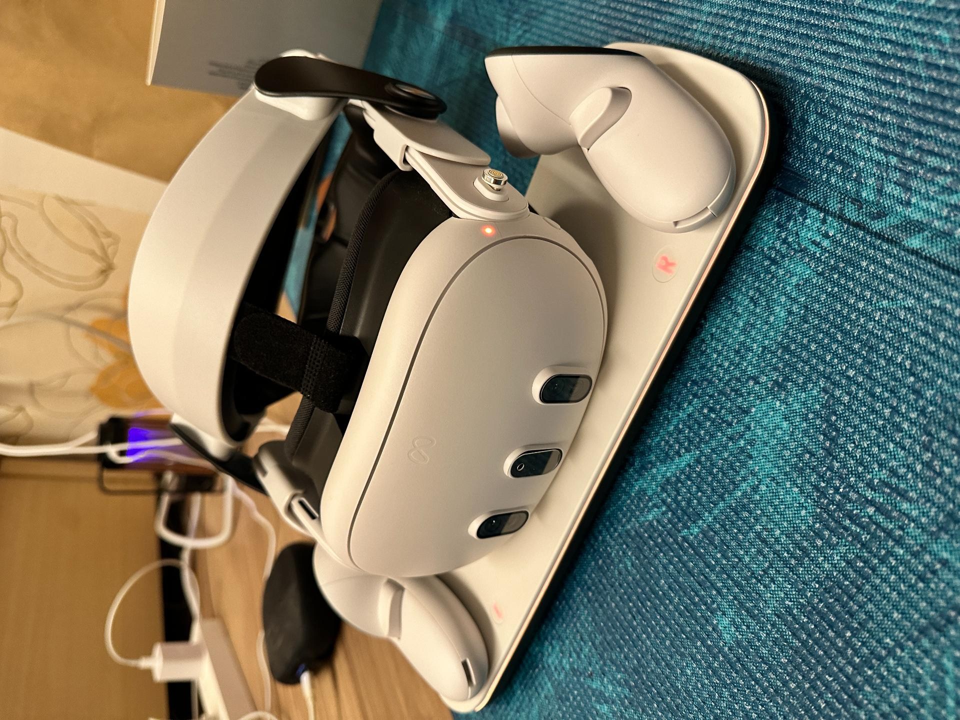 【心得】Meta Quest 3 副廠接觸式充電座開箱 @VR 虛擬實境綜合討論 哈啦板 - 巴哈姆特