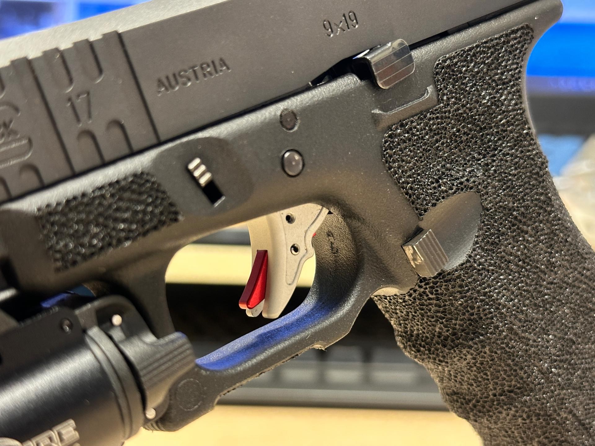 【心得】Detonator 鋼套件 Glock 17 @野戰 (生存) 遊戲 哈啦板 - 巴哈姆特