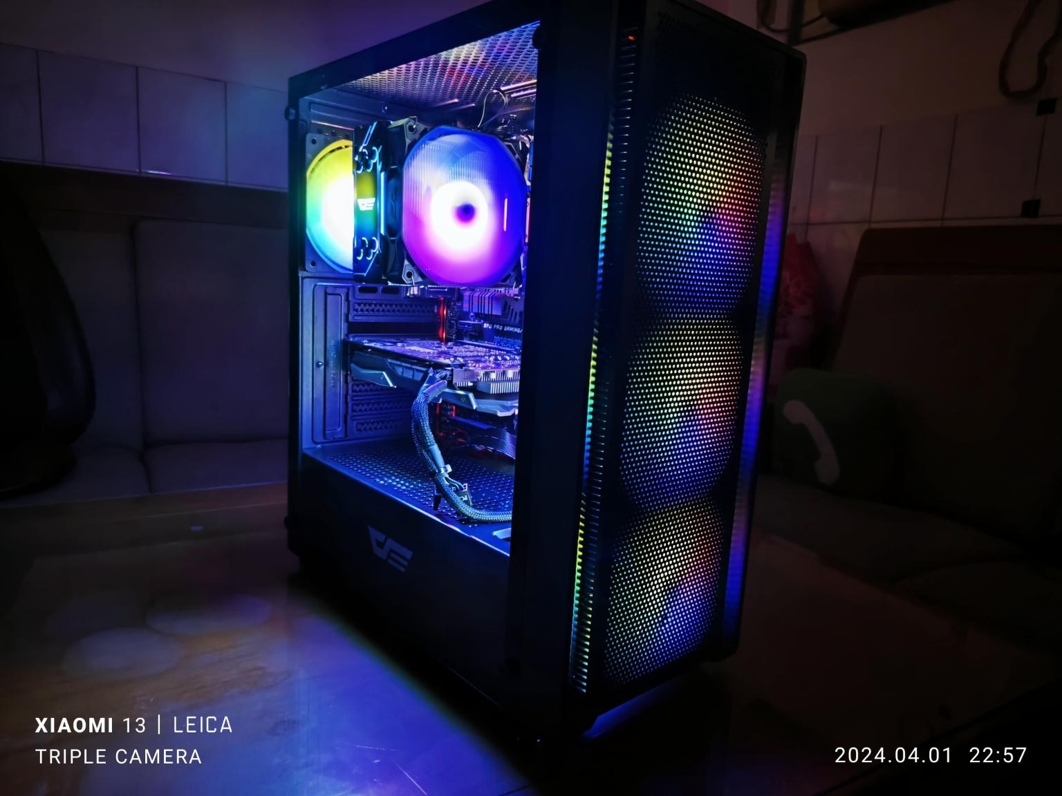 【心得】darkFlash大飛 DK353透側玻璃機殼 挑戰千元價位最強CP值 @電腦應用綜合討論 哈啦板 - 巴哈姆特