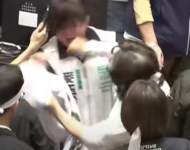 RE:【情報】MZ星期六梗圖#159 滿滿的政確、鳴潮、社運、520、歐派那篇(表篇) @歡樂惡搞 KUSO 哈啦板 - 巴哈姆特