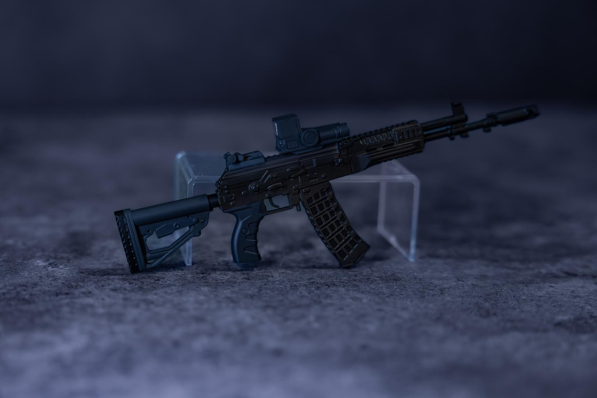 「我並非不會思考，只是不將情感納入考量範圍」 Phat! 1/7 少女前線 AK12 不專業之專業開箱 - a5180885的創作 - 巴哈姆特