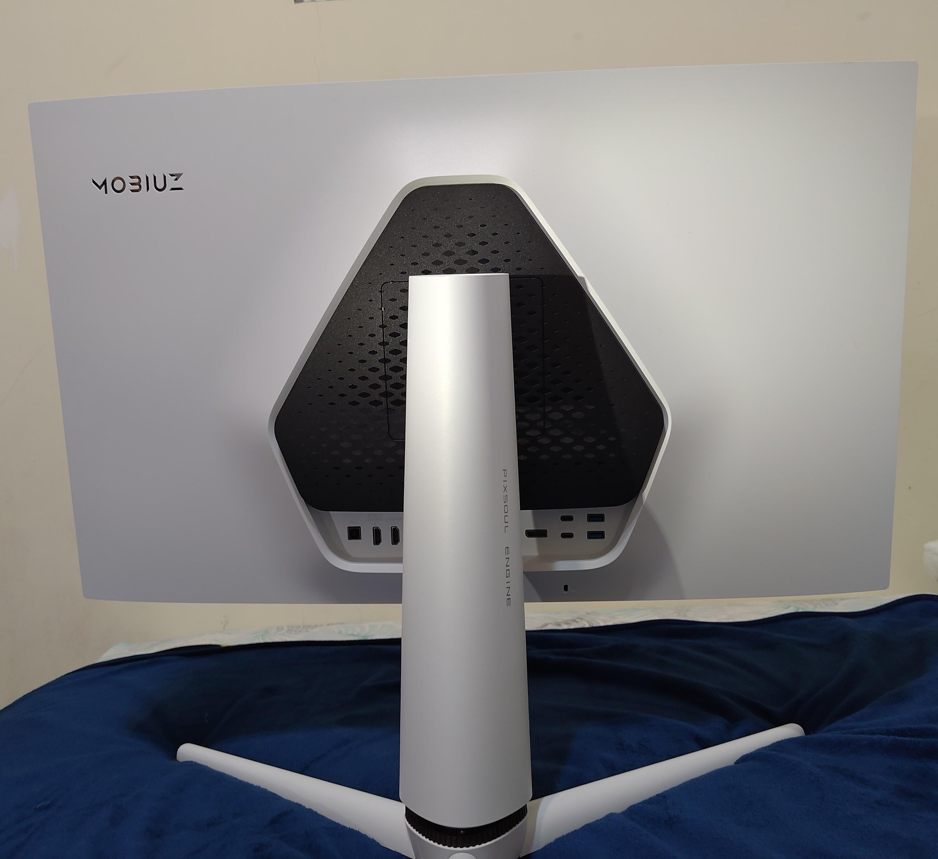 【心得】(圖多)MINI LED的頂流:BENQ MOBIUZ EX321UX開箱評測 @電腦應用綜合討論 哈啦板 - 巴哈姆特