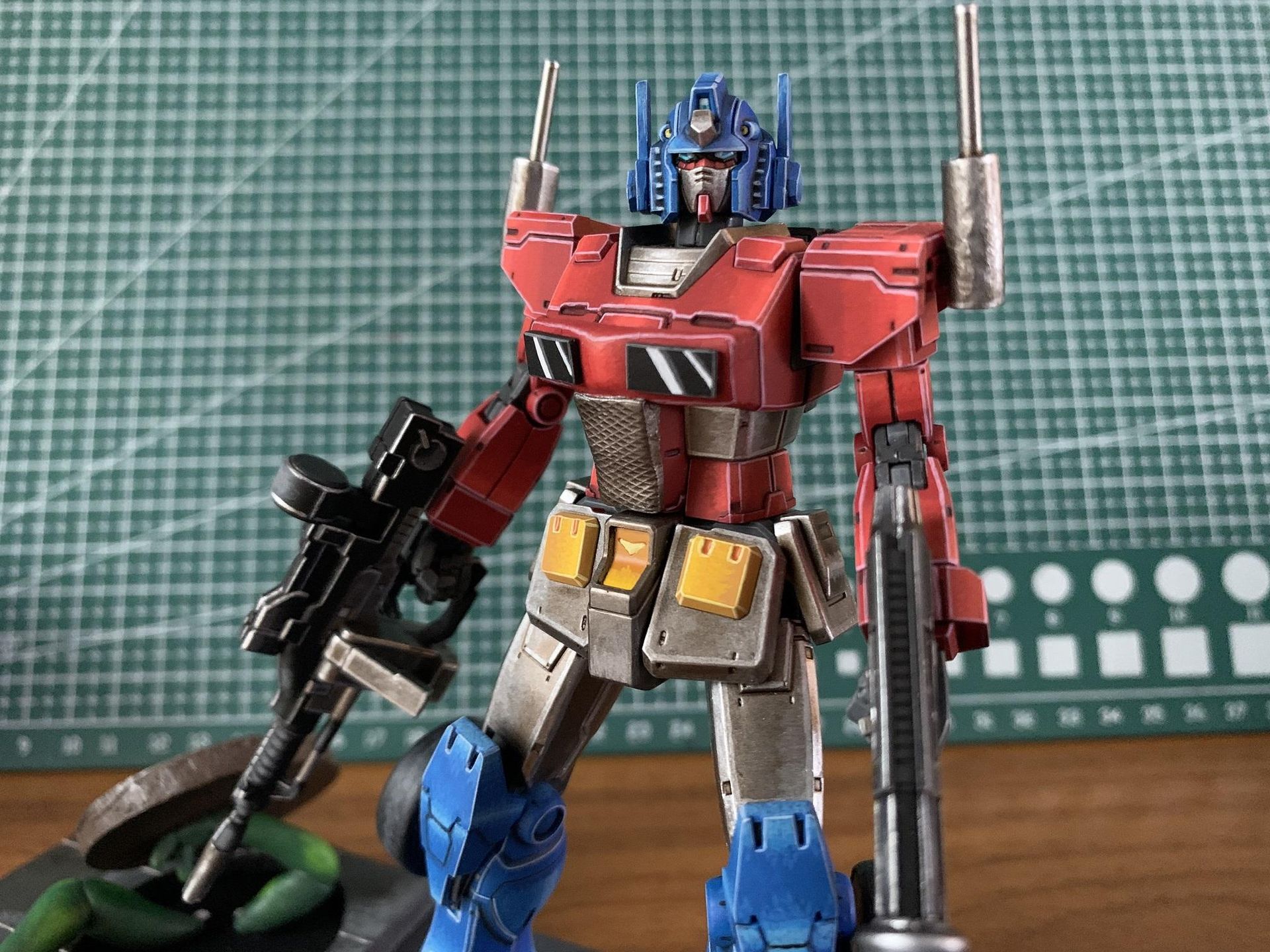 【作品分享】HG gto gundam with optimus prime of transformers @模型技術與資訊 哈啦板 - 巴哈姆特