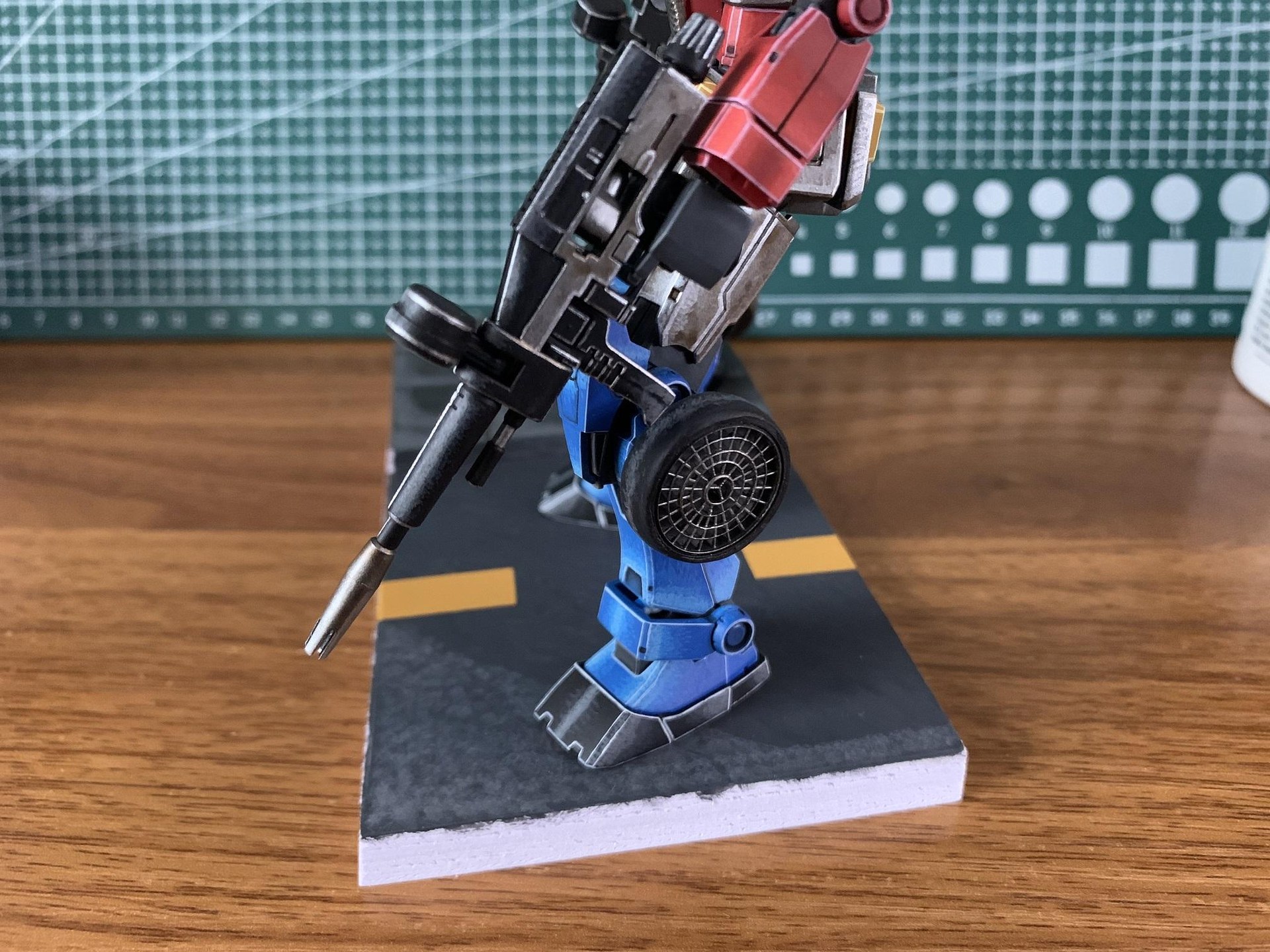 【作品分享】HG gto gundam with optimus prime of transformers @模型技術與資訊 哈啦板 - 巴哈姆特