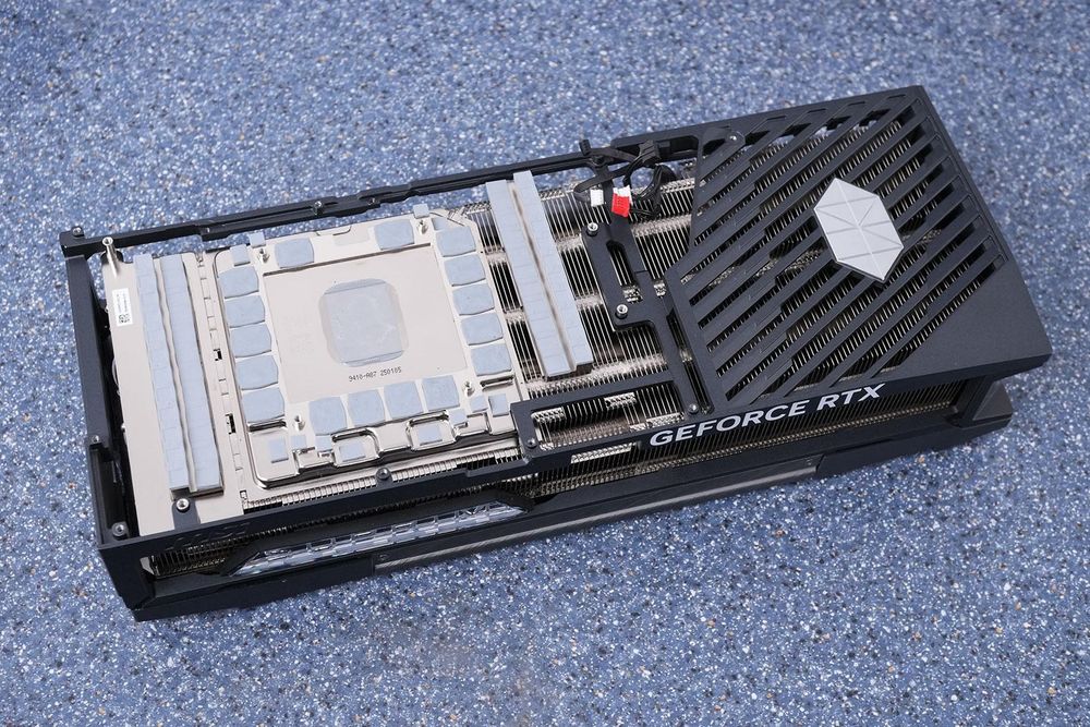 【情報】各家AIC的RTX50系列顯卡資訊公布 @電腦應用綜合討論 哈啦板 - 巴哈姆特