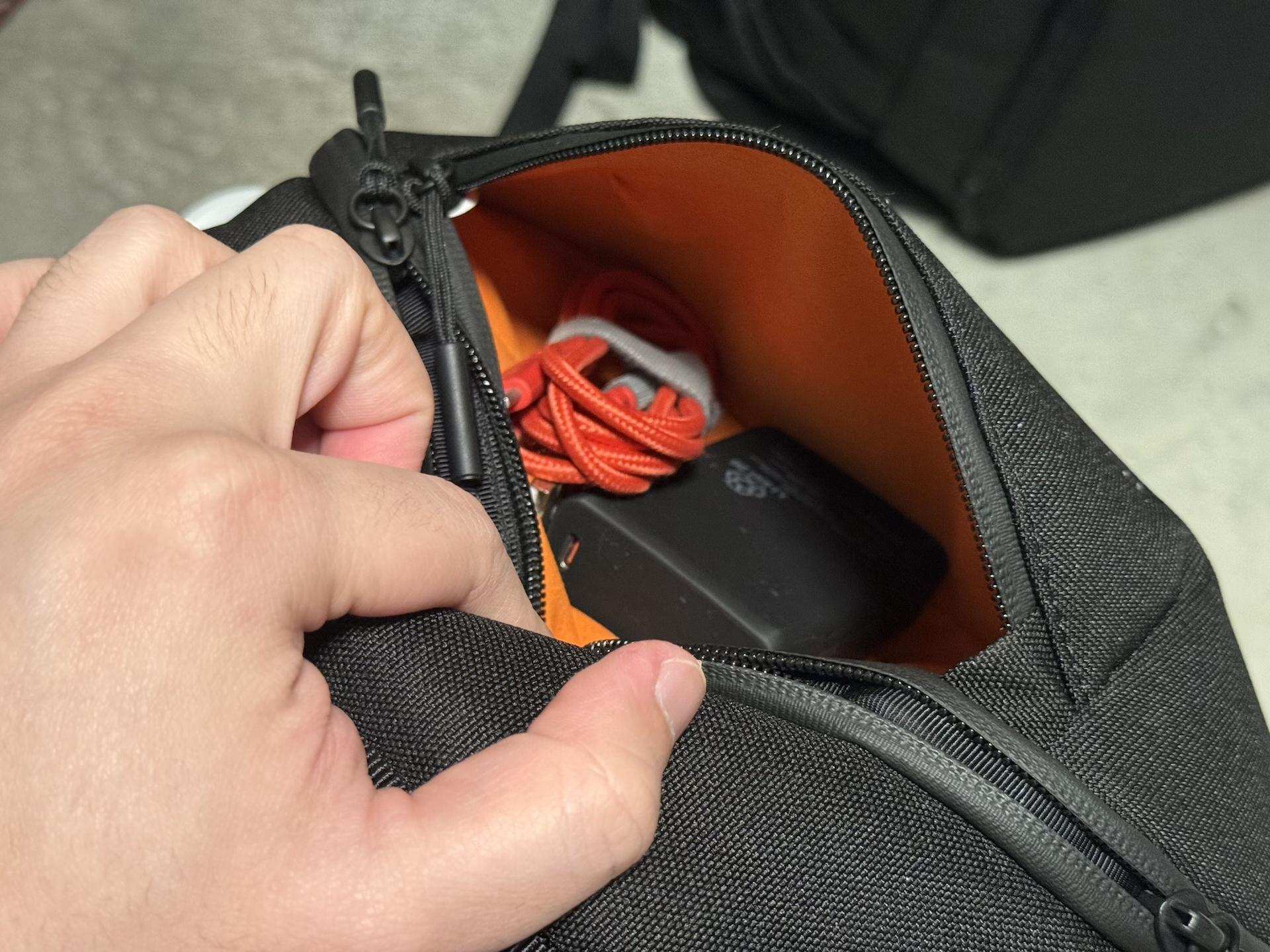 【心得】LTT Commuter Backpack (通勤背包)開箱 @電腦應用綜合討論 哈啦板 - 巴哈姆特
