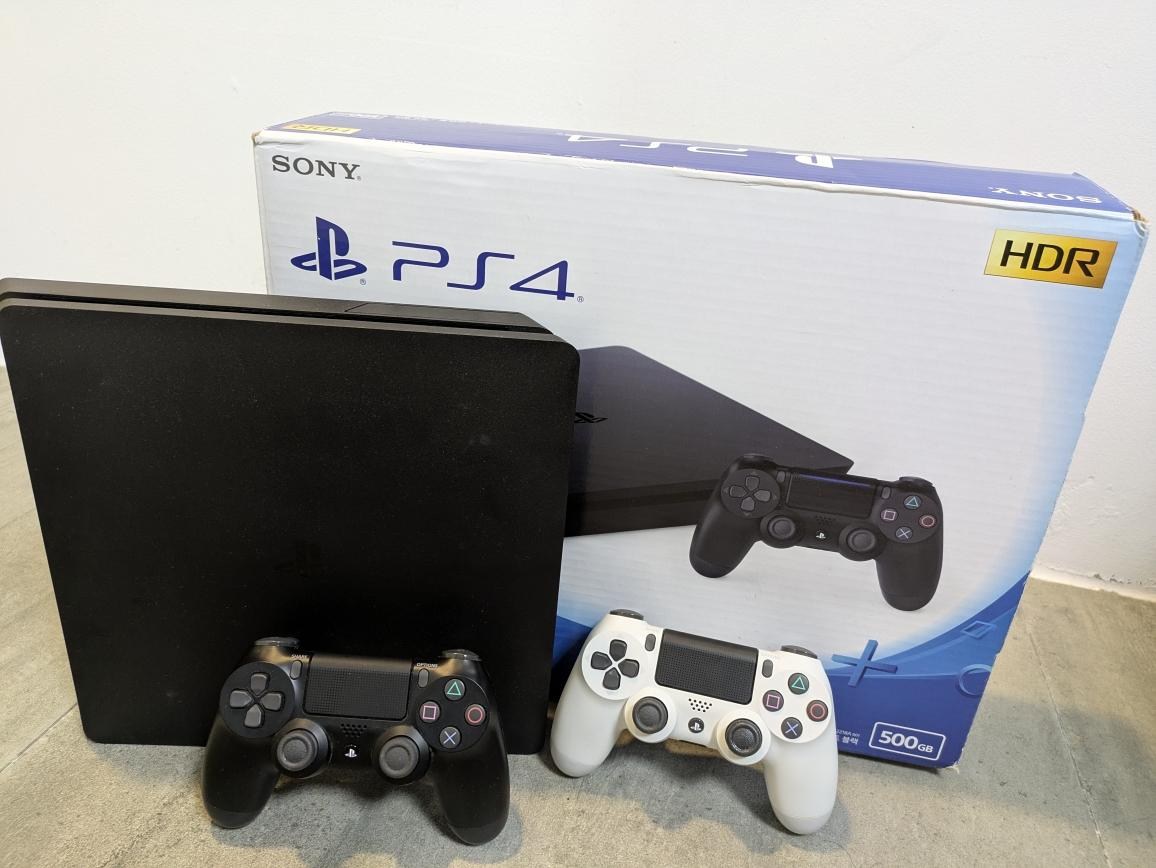 【出售】PS4 slim 500G*1 把手*2 @ACG二手交易板 哈啦板 - 巴哈姆特