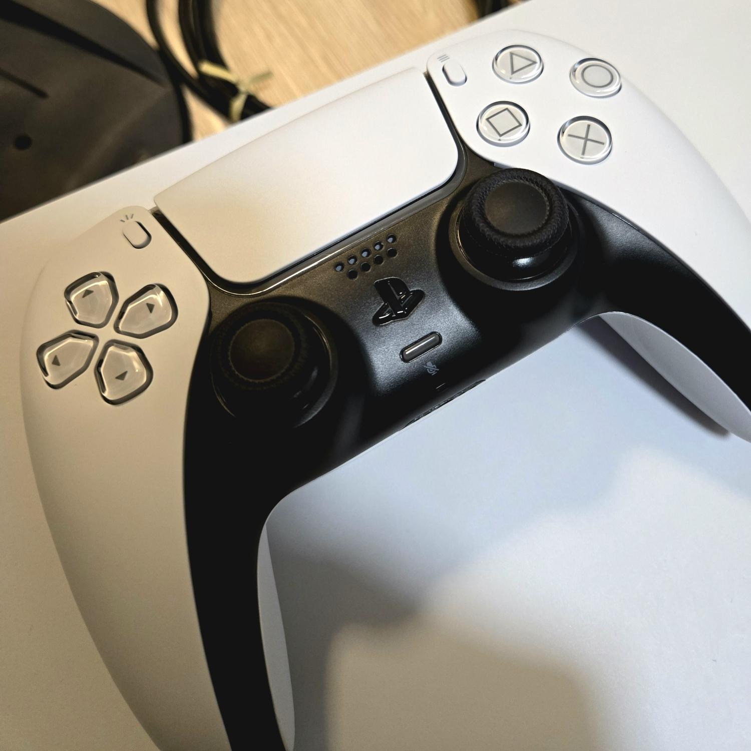 [出售]PS5 光碟機版 CFI-1018A @ACG二手交易板 哈啦板 - 巴哈姆特