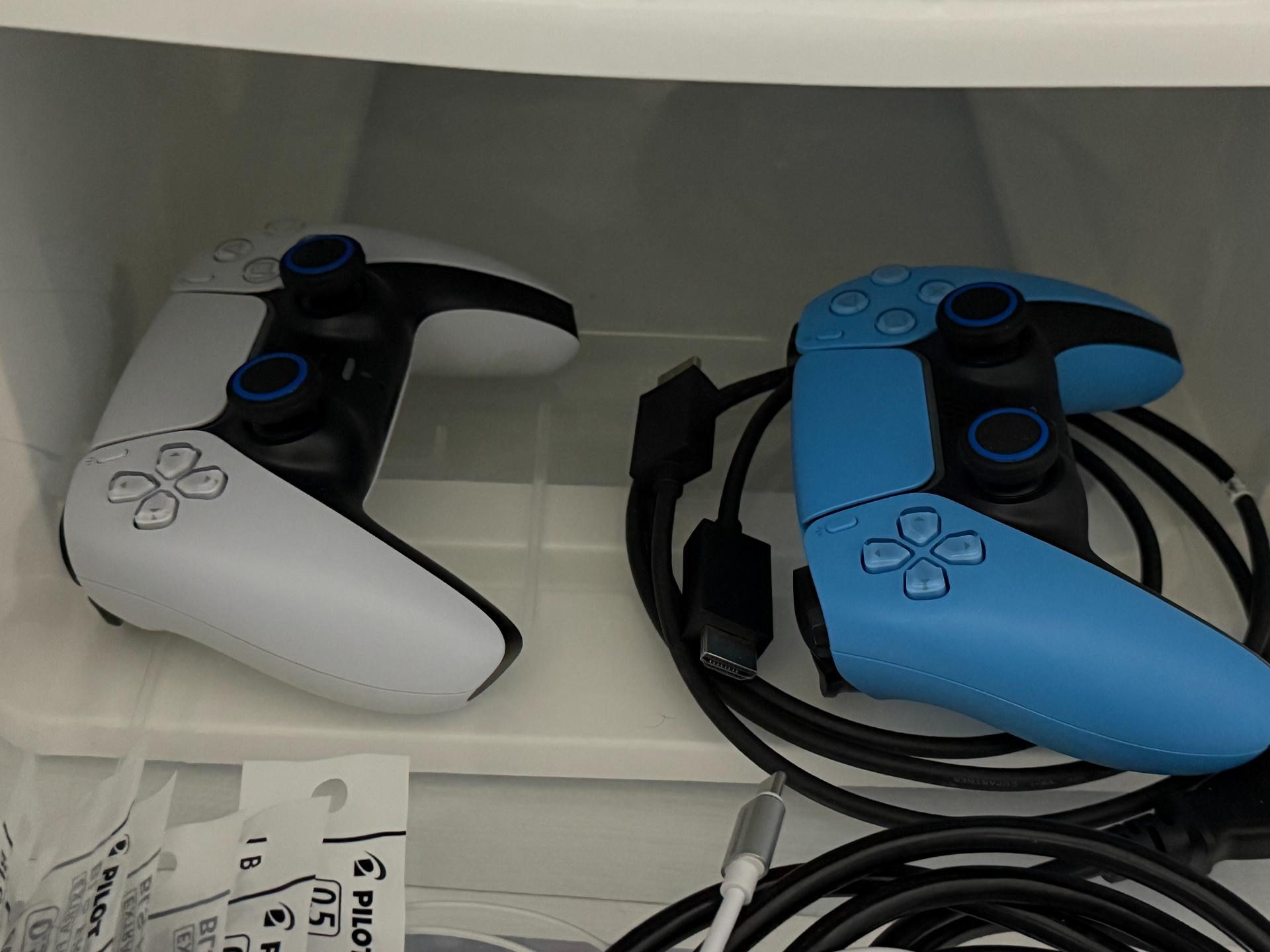 【其他】[售]PS5初代數位板主機加雙手把(已過保) @ACG二手交易板 哈啦板 - 巴哈姆特